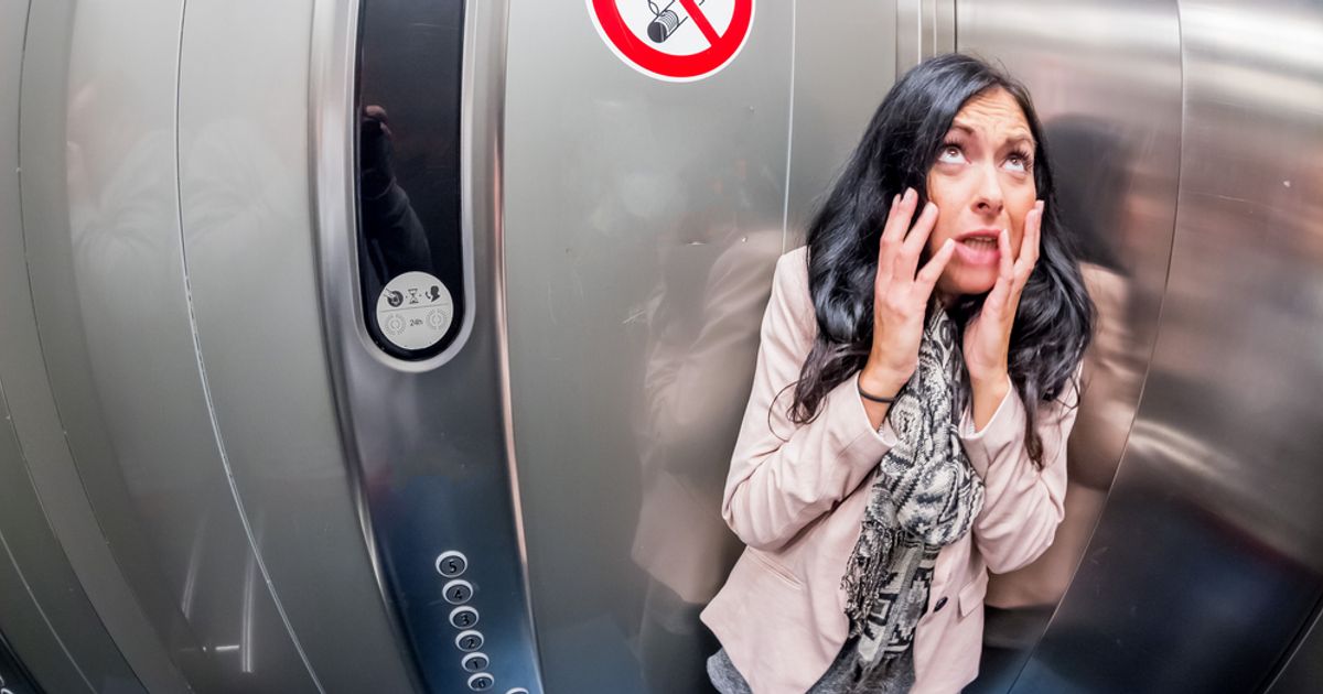 10 Symptoms of Claustrophobia - Facty Health