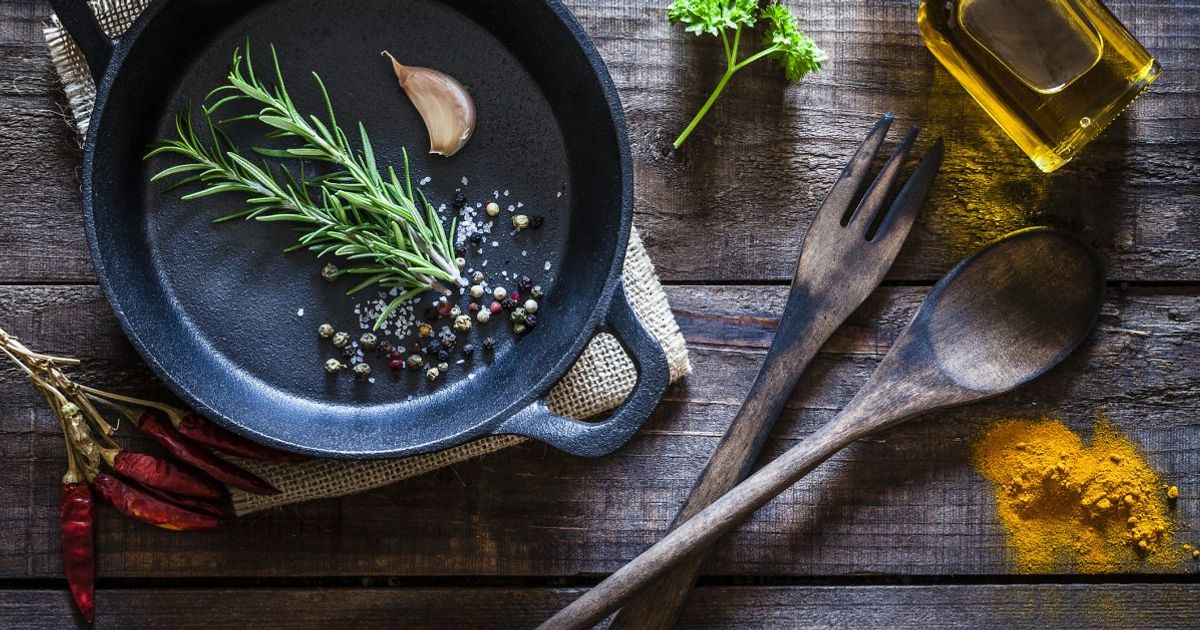 How to Season Cast Iron Cookware - Facty