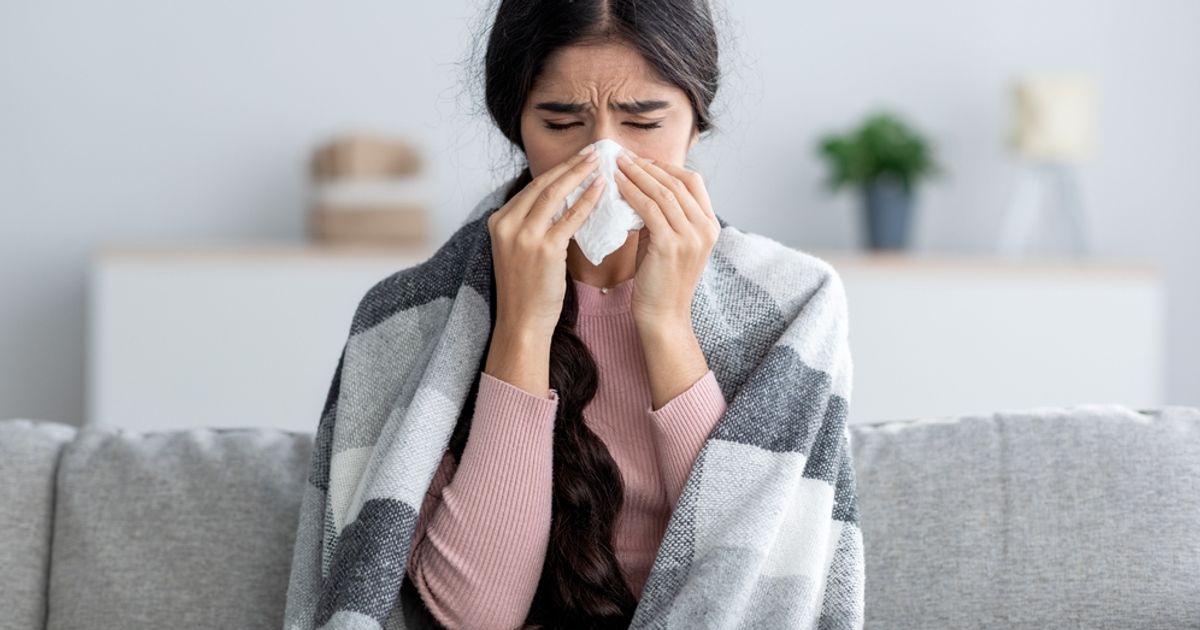 10 Ways To Stop A Runny Nose - Facty Health