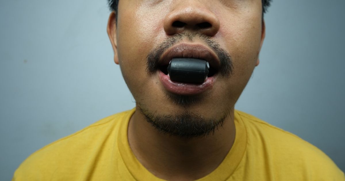 Mewing: Modern Myth or Miracle Method? - Facty Health