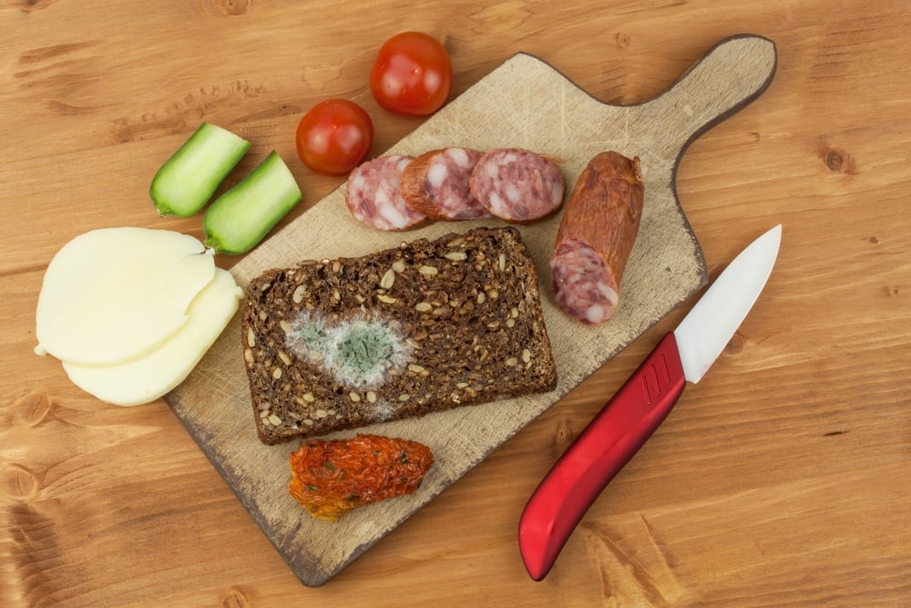 10 Symptoms Indicating You Might Have Food Poisoning - Facty Health