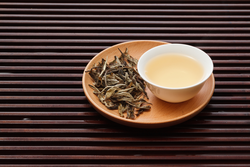 10 Key Benefits for Drinkers of White Tea - Facty Health