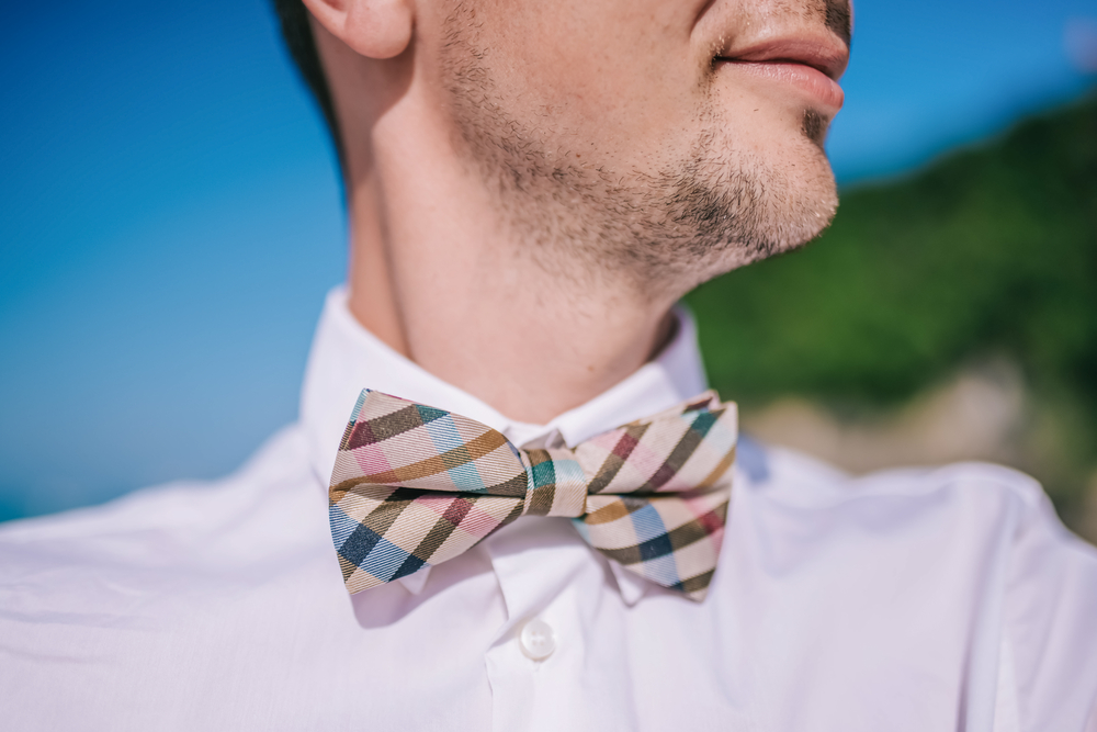 How to Tie a Bow Tie - Facty