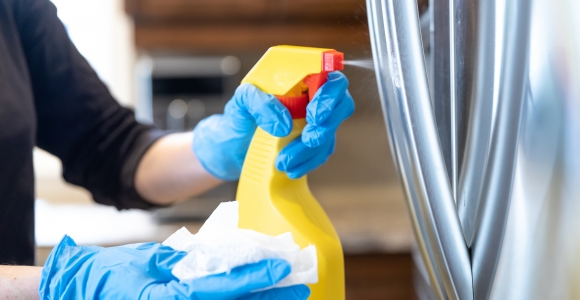 The Best Ways to Clean Stainless Steel - Facty